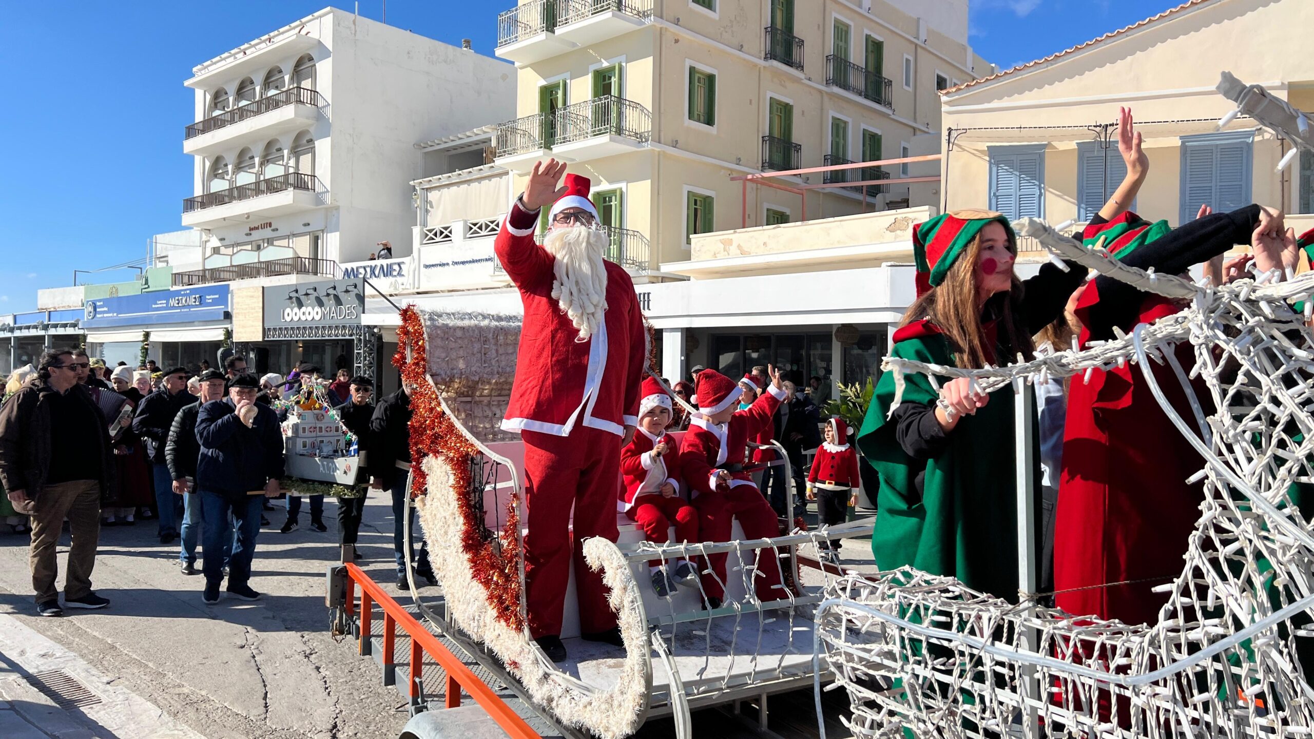 Η υποδοχή του Άγιου Βασίλη μέσα από 40 φωτογραφίες!