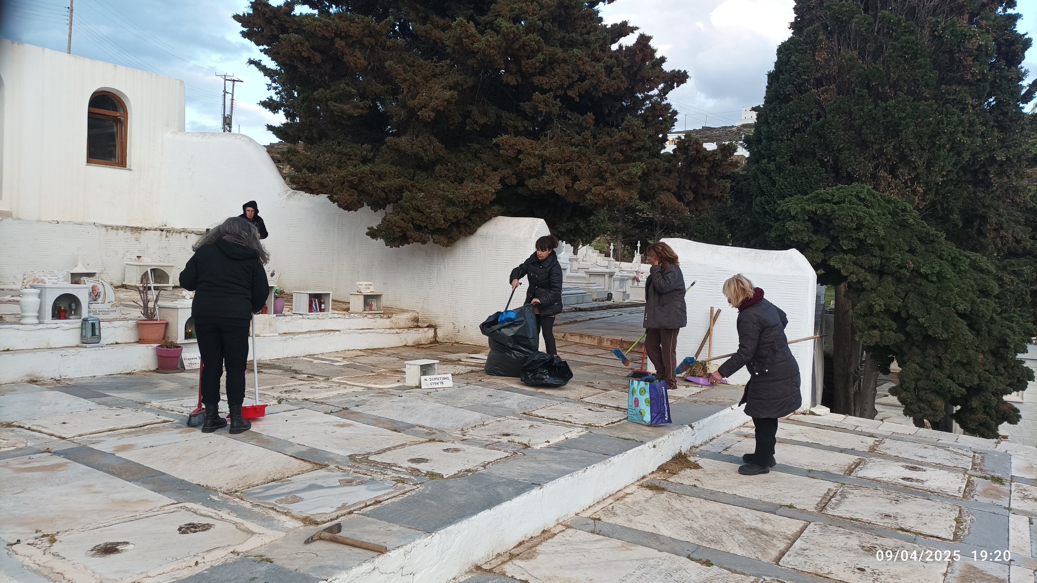 Καθαρισμός του Νεκροταφείου Πύργου – Ένα Μεγάλο Ευχαριστώ!